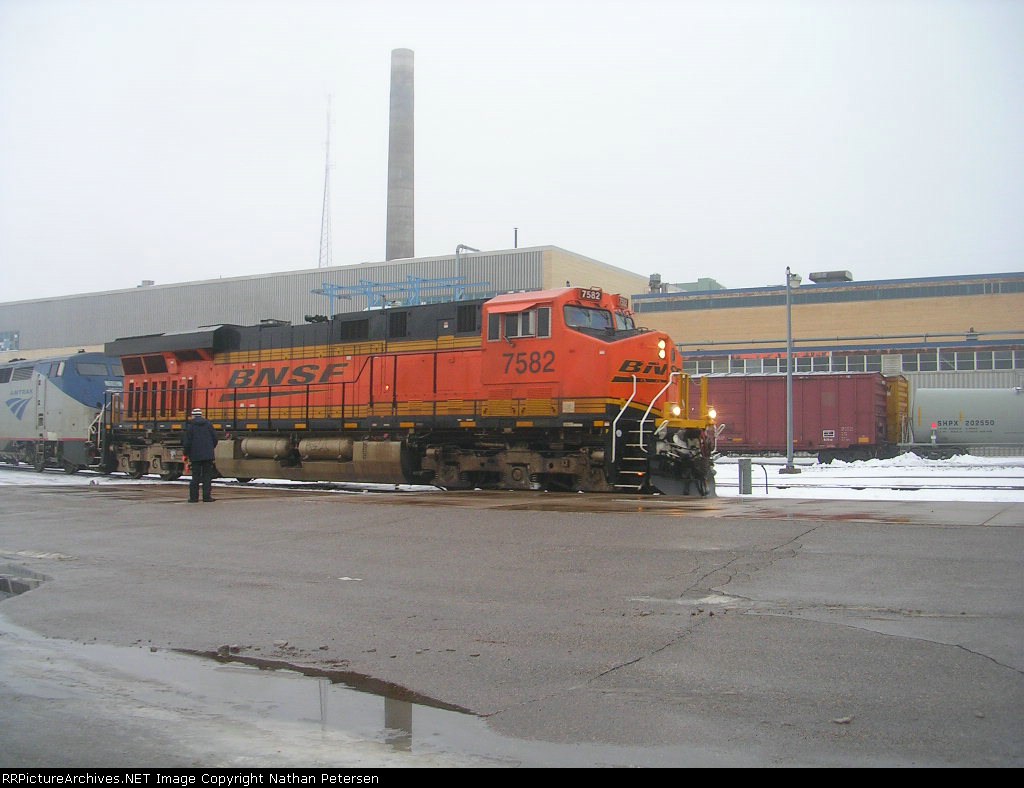 BNSF 7582